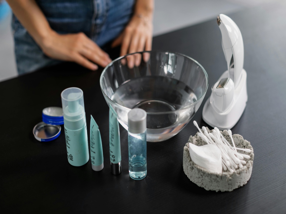 Hairstylist Shows Step-by-Step Guide On How To Nail The Curly Bowl ...